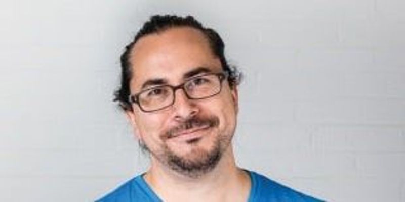 Jason Castro Tackles Olfactory Mysteries | The Scientist