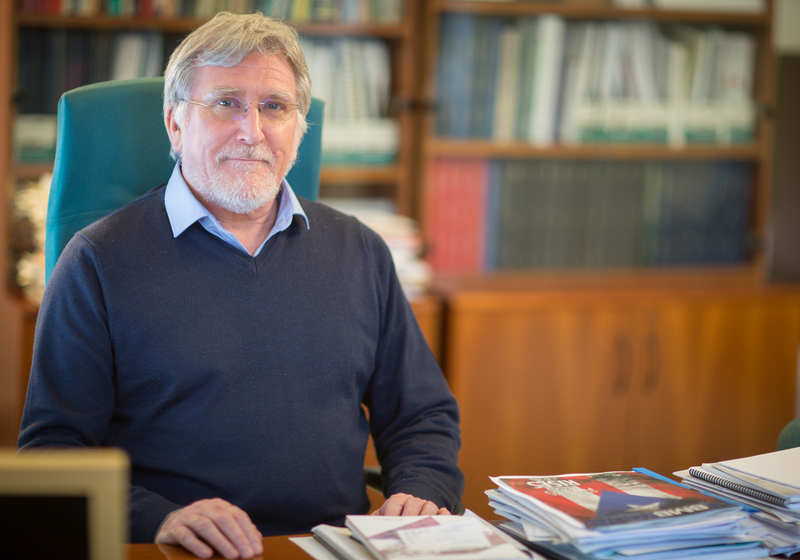 Lipid Expert and Babraham Institute Director Michael Wakelam Dies | The ...